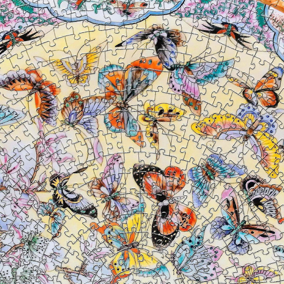 1000-piece Round Butterflies Jigsaw Puzzle | Rest In Pieces