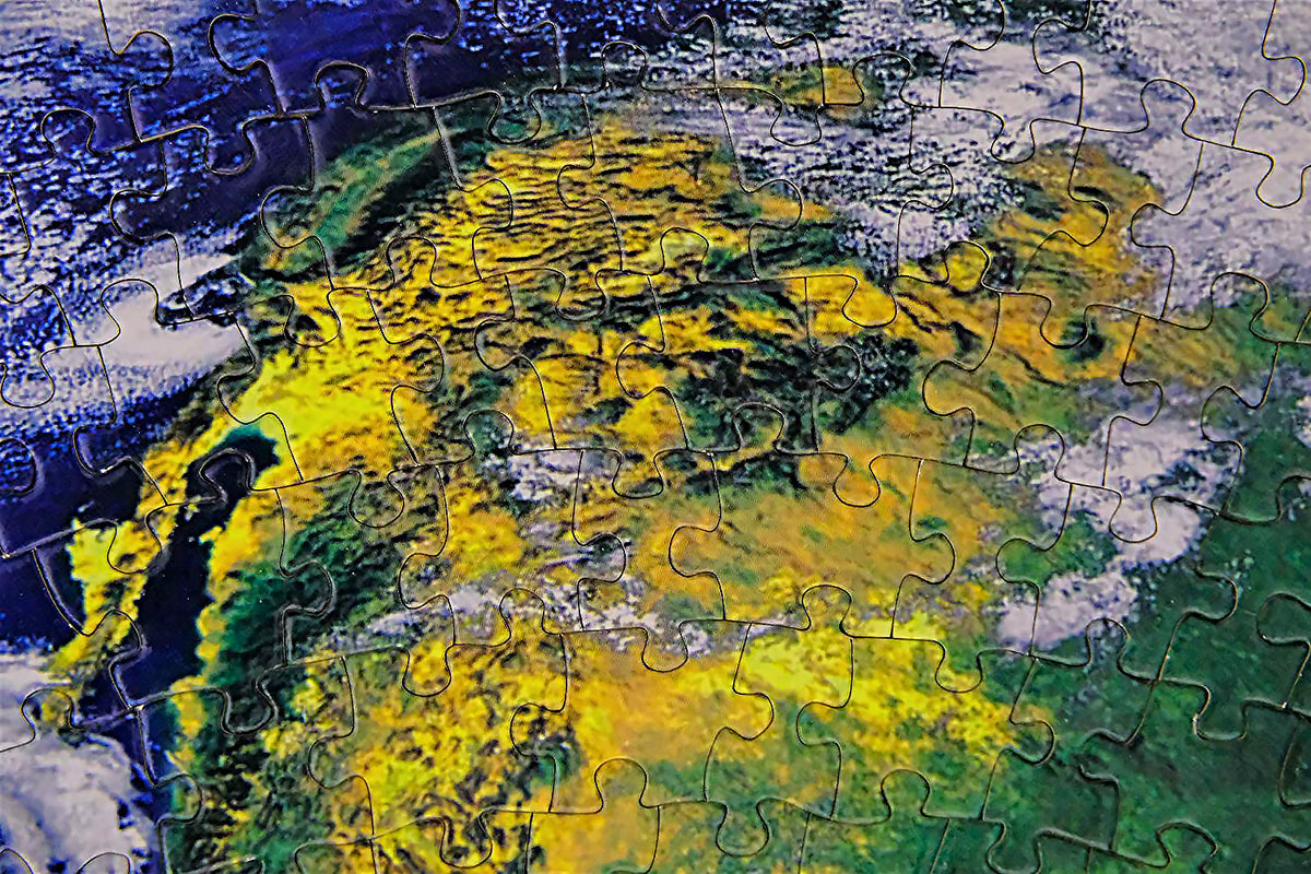 1000-piece Round Earth Jigsaw Puzzle | Rest In Pieces